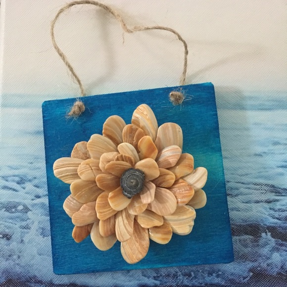 Handmade | Wall Decor | Seashell Flower Wall Hanging Home Decor Plaque ...